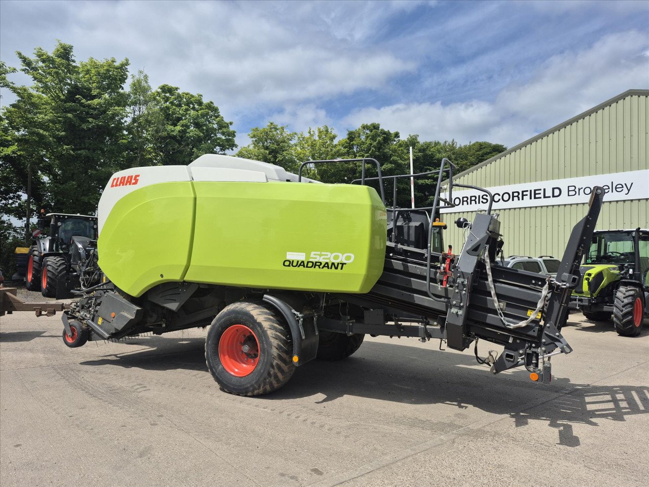 CLAAS QUADRANT 5200 LARGE SQUARE BALER - Farmart Media